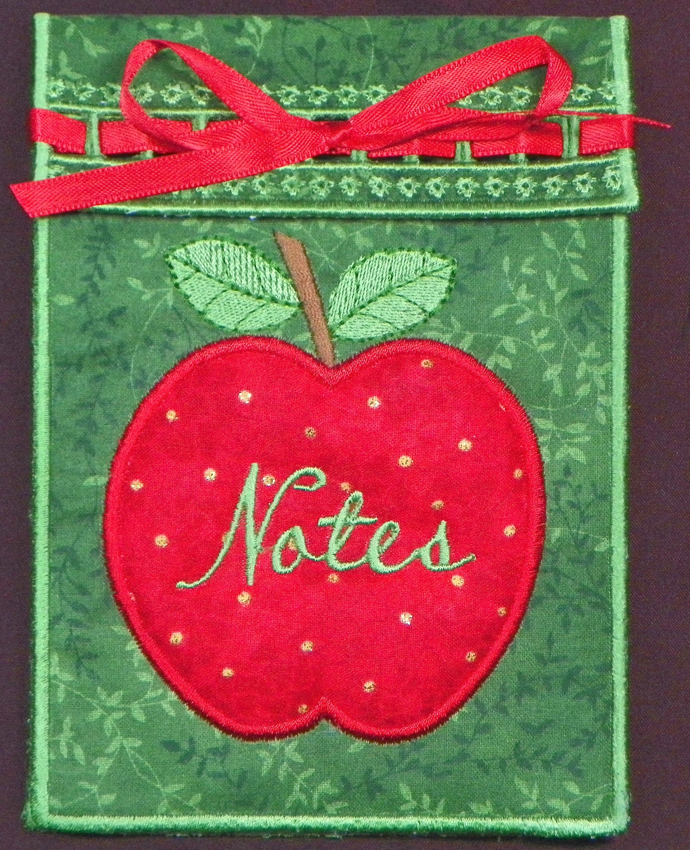 ITH Cutwork Apple Notepad Holder [5x8] # 10525 – hollysembroiderydesigns